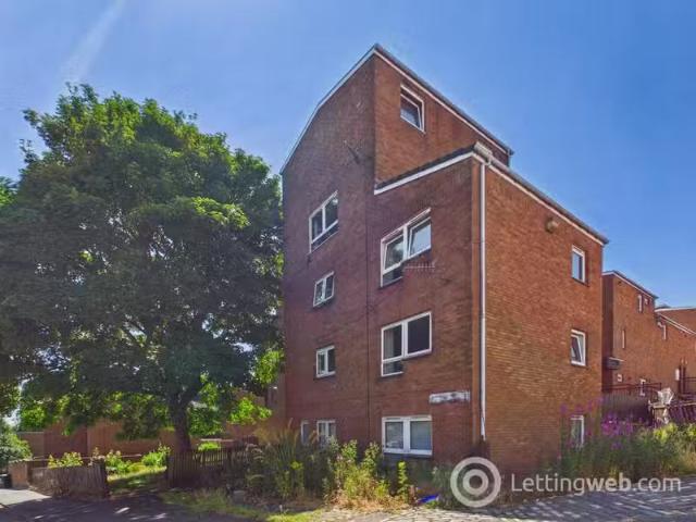 Rental! 2 BR Property to rent in Kinghorne Court, Hilltown, Du.