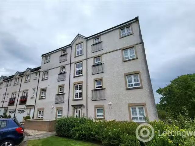 Charming 2 BR Property to rent in Parklands Oval, Crookston, G.