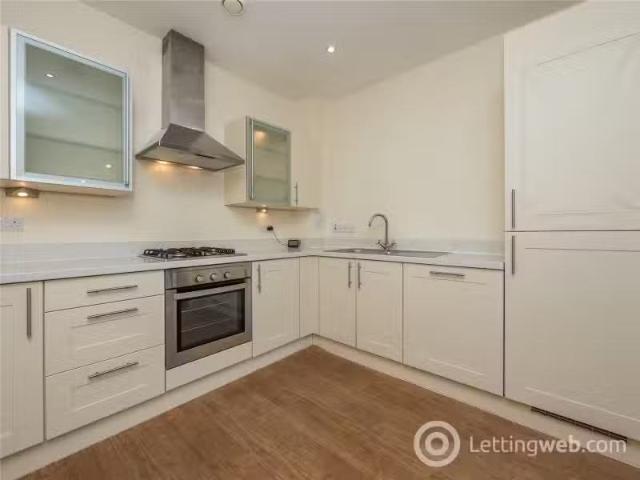 Cozy 2 BR Property to rent in Pefferbank, Edinburgh, EH16