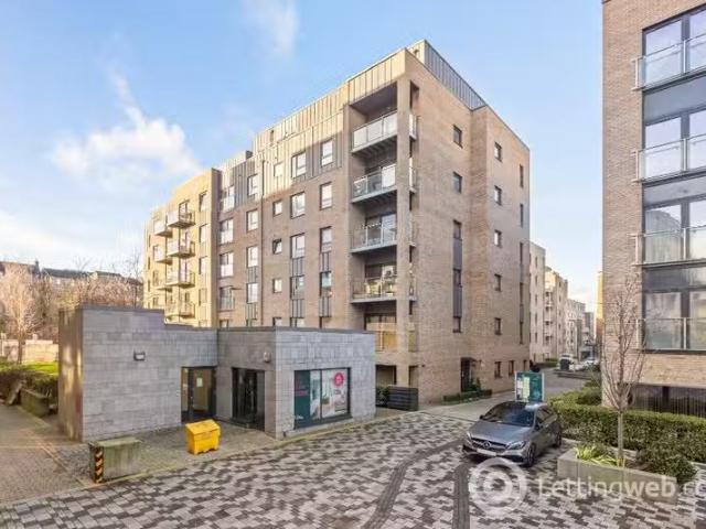 Rental! 2 BR Property to rent in Shrubhill Walk, Leith Walk, E.