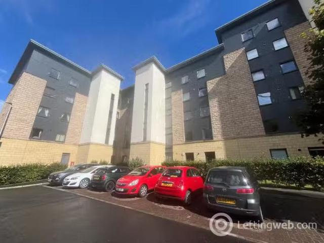 Cozy 2 BR Property to rent in Thorntreeside, Edinburgh, EH6 8FB