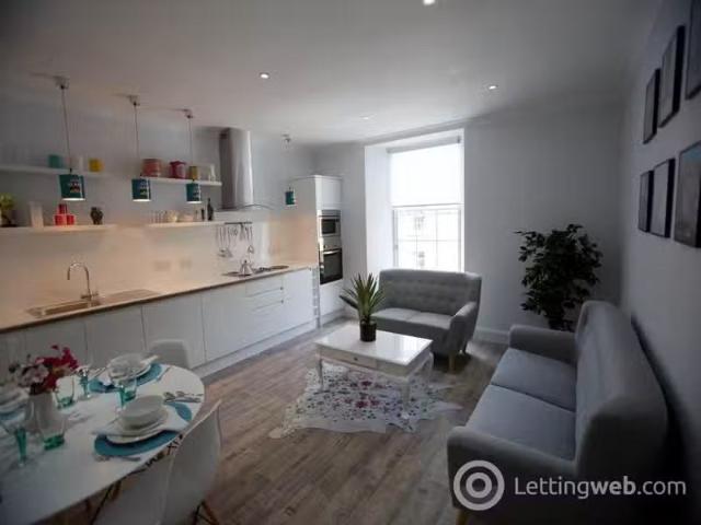 Nice 2 BR Property to rent in Union Street, Dundee