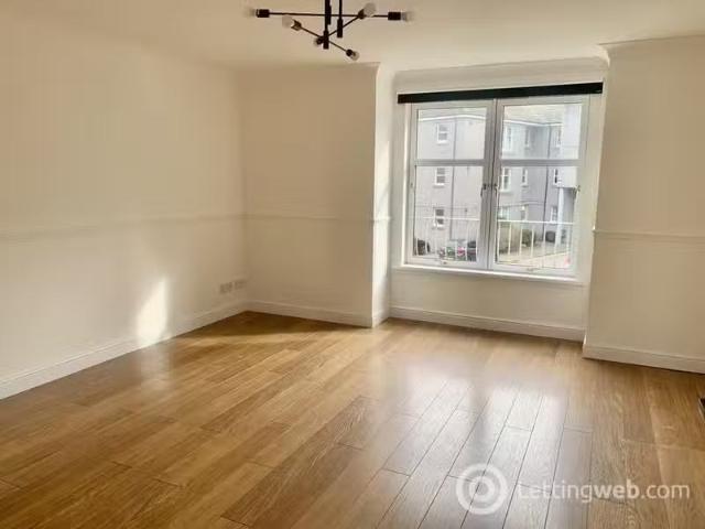 For Rent! 2 BR Property to rent in Willowgate Close, First Flo.