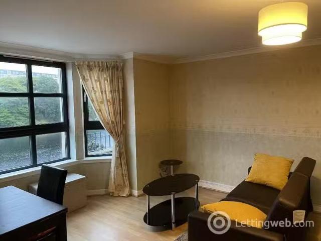 Unique 2 BR Property to rent in 18C Riverside Drive, Aberdeen.