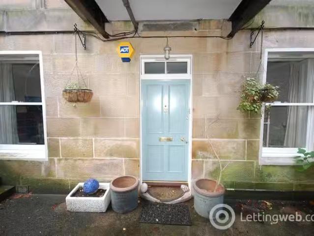 Unique 2 BR Property to rent in 19a Royal Crescent