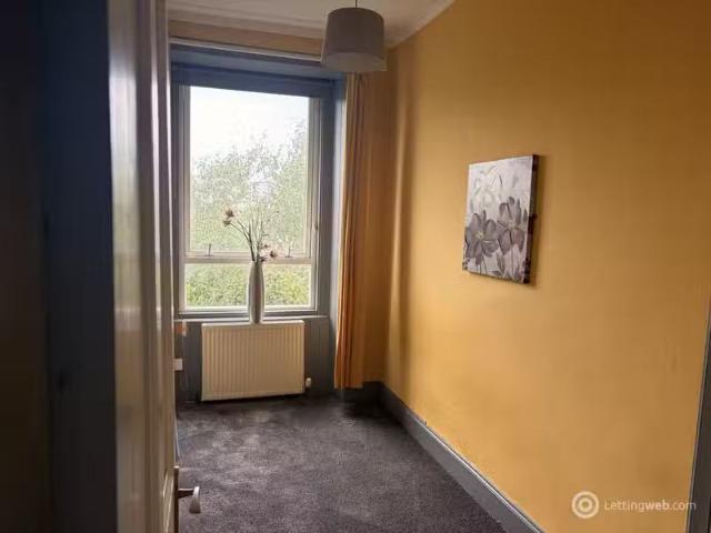 Just in! 2 BR Property to rent in 3/6, Meadowbank, Edinburgh.