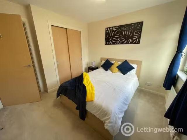 Nice 2 BR Property to rent in 70 Grandholm Crescent, Bridge of.
