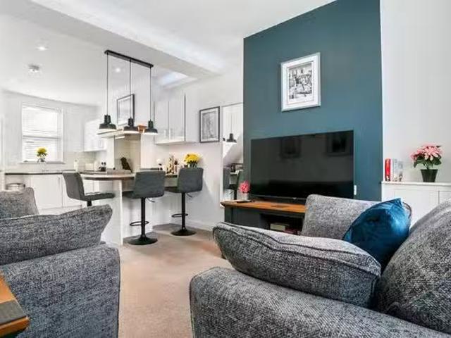Nice 2 BR South Parade