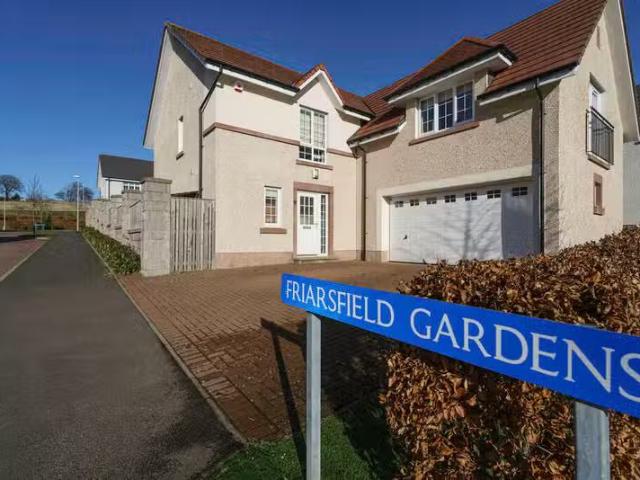 Charming 4 BA 5 bedroom detached house for rent in Friarsfield.