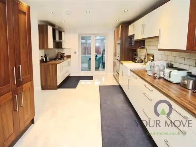 Nice 4 BA 5 bedroom Detached House to rent, Wadsworth Court, B.