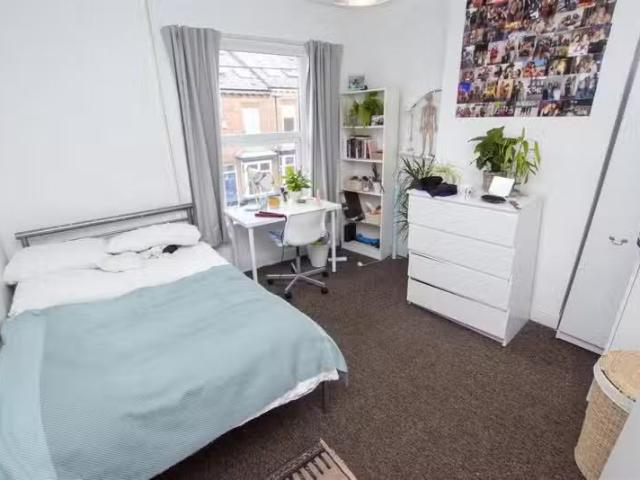 Just in! 4 bedroom house for rent in North Road, Selly Oak, Bi.