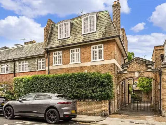 Cozy 4 bedroom property to let in Dovehouse Street, London, SW.