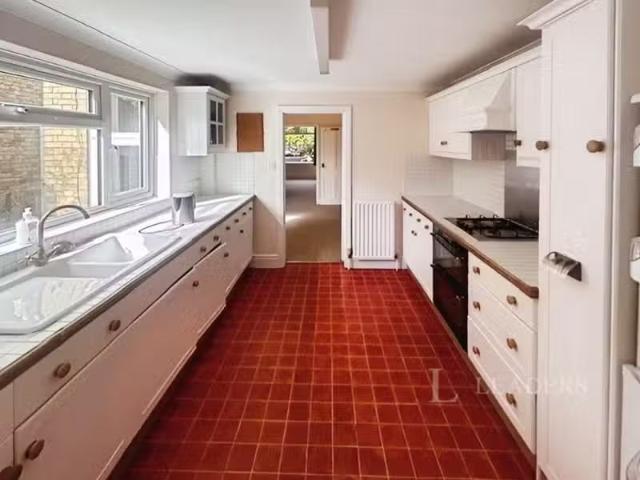 Just in! 4 bedroom semi detached house for rent in Hillside, S.