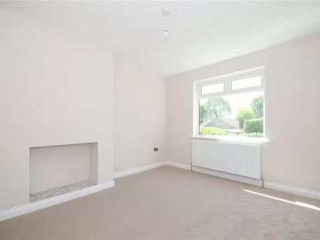 Just in! 4 bedroom Semi Detached House to rent, Hope Lane, Bai.