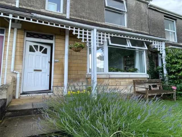 Rental! 4 bedroom terraced house for rent in Oldfield Lane, Ba.