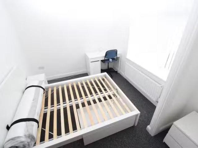 New 4 bedroom terraced house for rent in Tower Street, Pontypr.