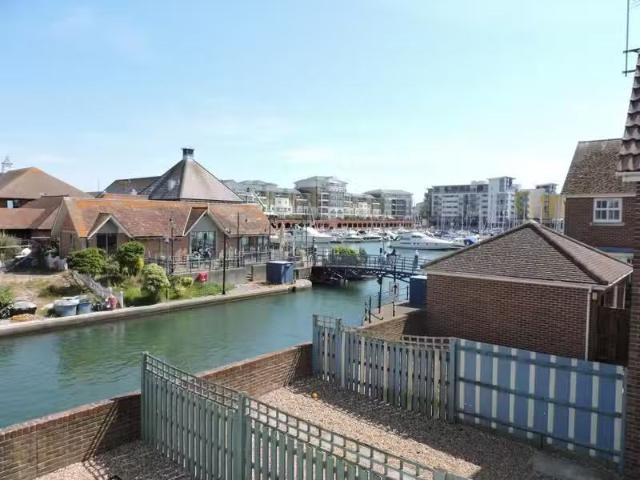 New 4 bedroom town house for rent in Santos Wharf, Sovereign H.