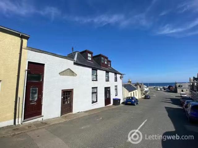 Just in! 4 BR Property to rent in Market Street, Macduff, Aber.