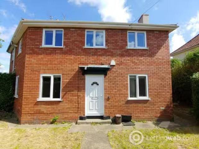 Charming 4 BR Property to rent in Marshfield Road, Fishponds.