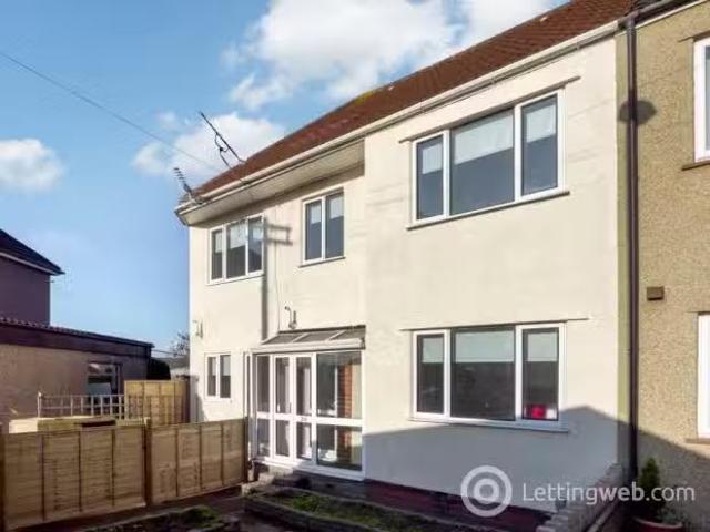 For Rent! 4 BR Property to rent in Dominion Road, Fishponds, B.