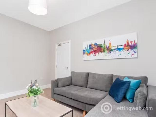 Nice 4 BR Property to rent in Villiers Road, Easton, Bristol.