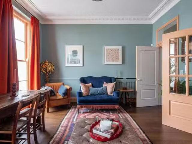 Cozy 4 BR Sutherland Street