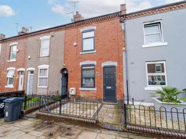 Nice 5 BA 5 bedroom house for rent in Winnie Road, Birmingham.