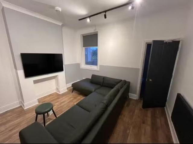 Unique 5 bedroom house for rent in Lea House Road, Birmingham.