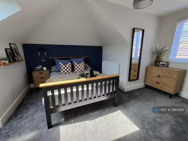 Just in! 6 BA 1 bedroom house share for rent in Herbert Avenue.