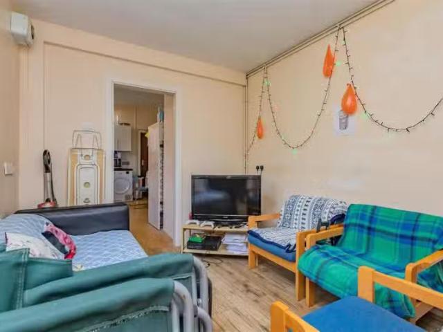 Cheap 6 bedroom house for rent in Bournbrook Road, Birmingham.