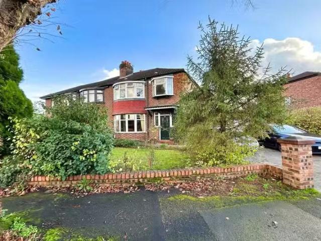 Deal! Barnfield Crescent, Sale, M33, 3 bedroom, House