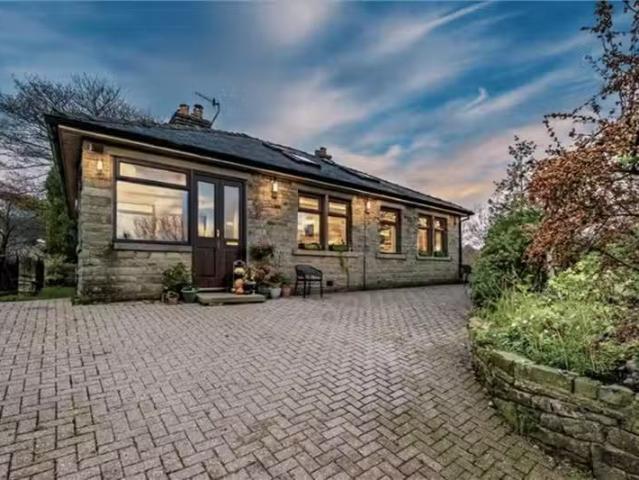 Cozy Bute Street, Glossop, SK13, 4 bedroom, House