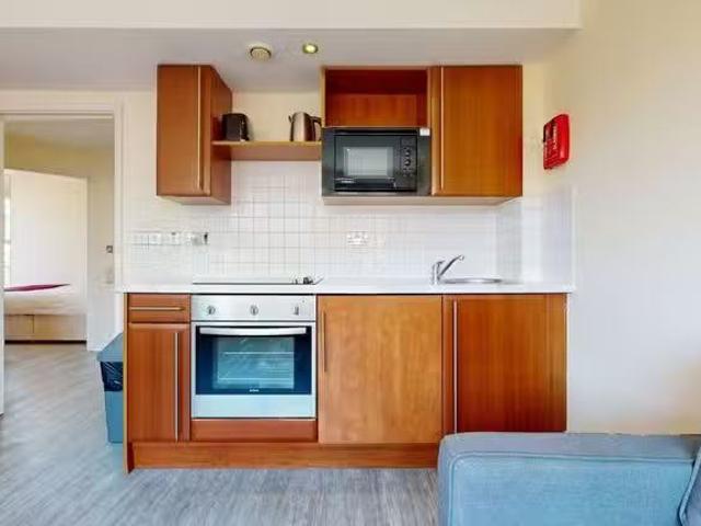 Rental! Flat to rent in Old Brompton Road, London SW7