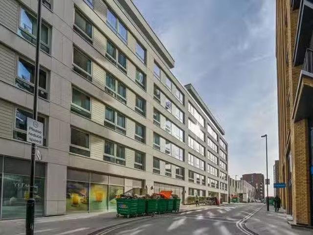 Rental! Flat to rent in Corsair House, Royal Docks, London E16