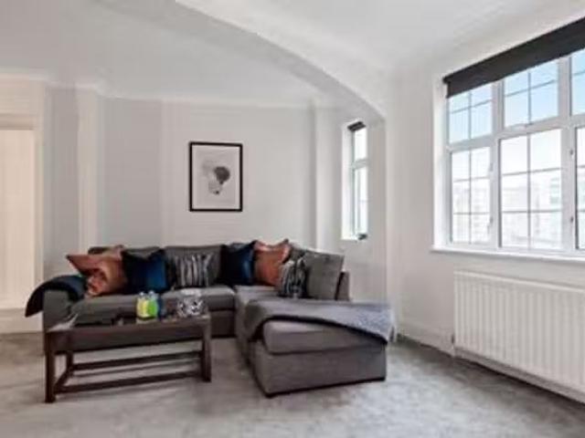 For Rent! Flat to rent in Park Road, Strathmore Court NW8