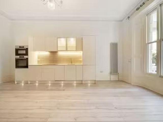Just in! Flat to rent in Princes Square, London W2