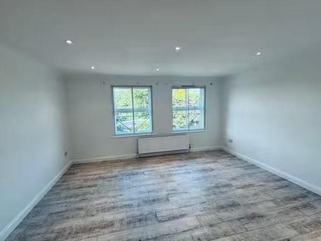 New Flat to rent in Sycamore Court, 203 Great North Way, Hendo.