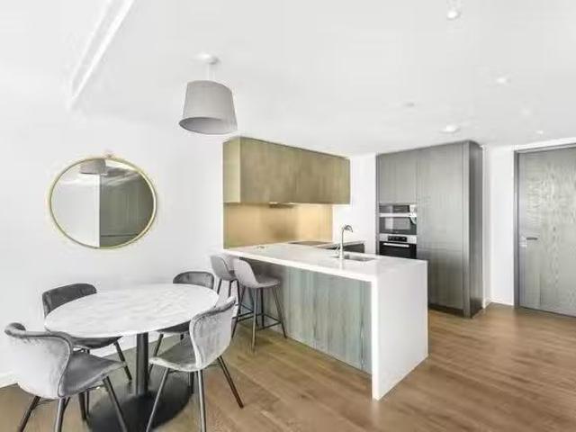 Unique Flat to rent in Thames City, London SW8