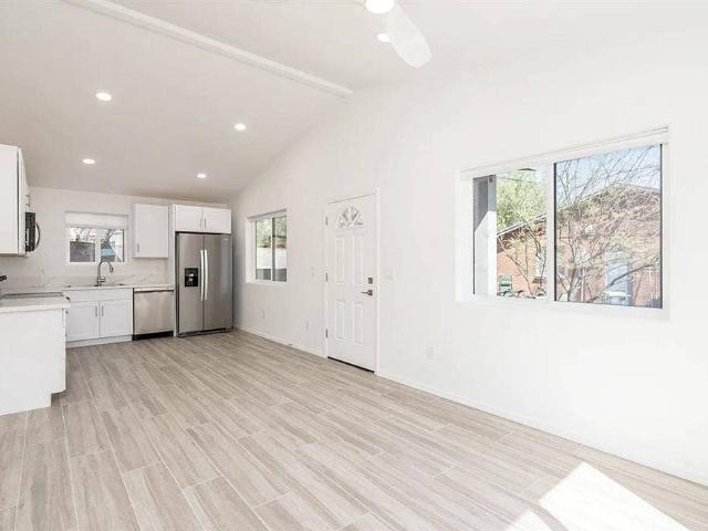 RENTAL HOUSE 2 bed/1 bath