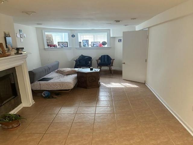 Rental listing in Logan Square, North Side. Contact the landlo.