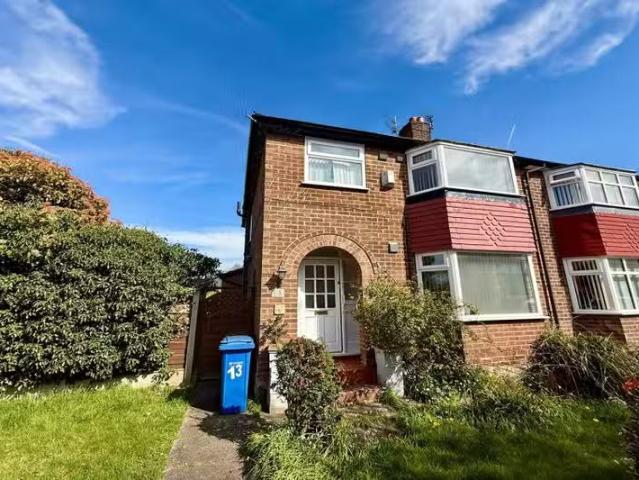 Nice Motcombe Road, Heald Green, Cheadle, 2 bedroom, Semi Deta.