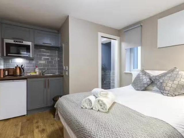 Deal! Studio apartment for rent in Midland Road, St. Philips.