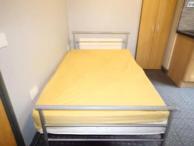 Cheap Studio flat for rent in 1 Southbrook Terrace,, Bradfor.