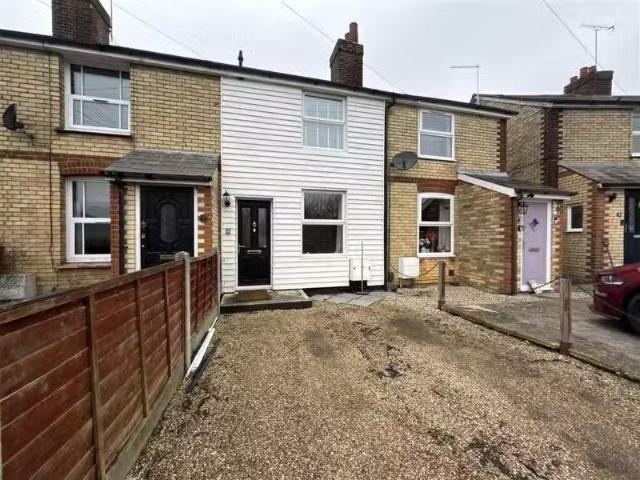 Deal! Studio flat for rent in Stansted Road, Birchanger, Bisho.