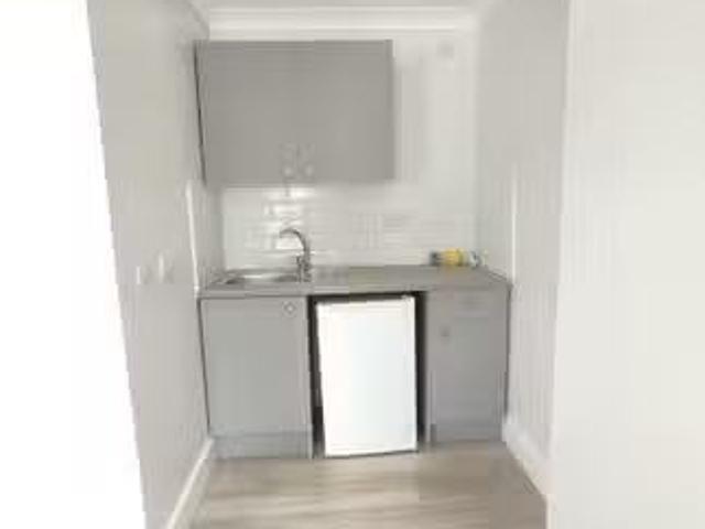 Charming Studio to rent in Green Lanes N16