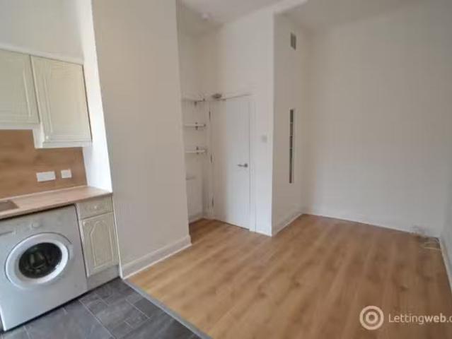 Rental! Property to rent in 1/2, 30 Garry Street, Glasgow, G44.