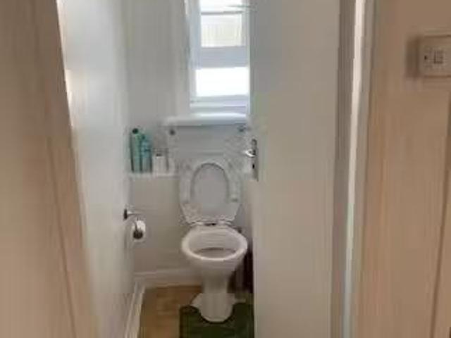 Unique Property to rent in Candida Court, London NW1