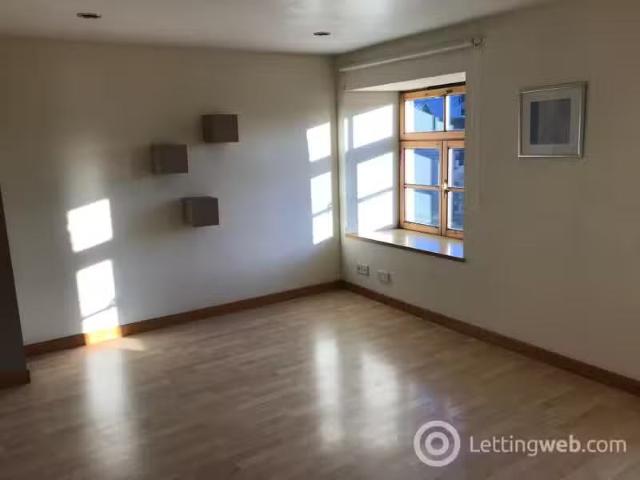 Rental! Property to rent in Commercial Street