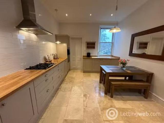 Charming Property to rent in Devonshire Road, West End, Aberde.