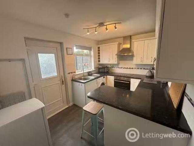 Deal! Property to rent in Dunlin Crescent, Cove Bay, Aberdeen.